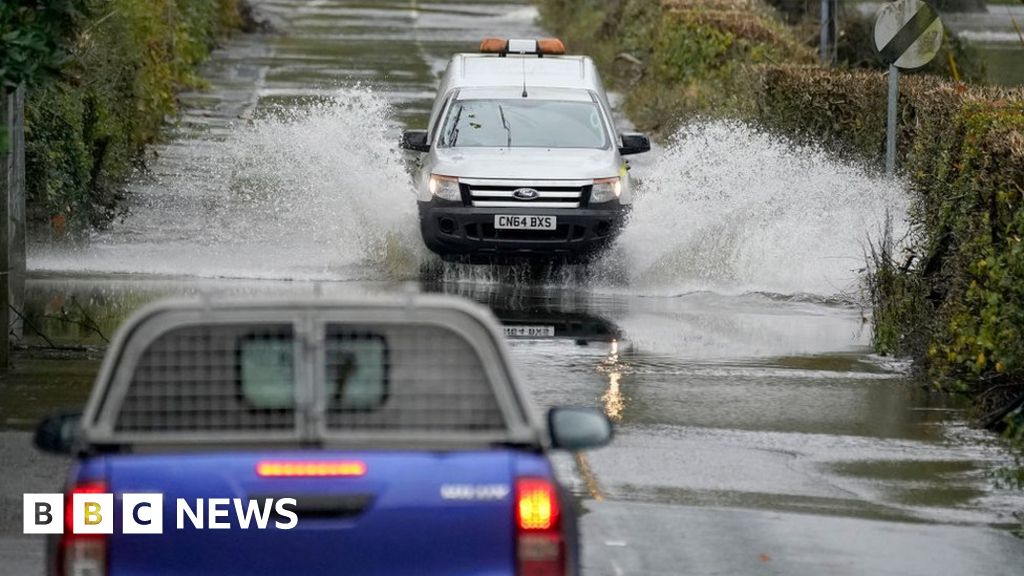 Weather: Flooding warning as heavy rain forecast on Friday