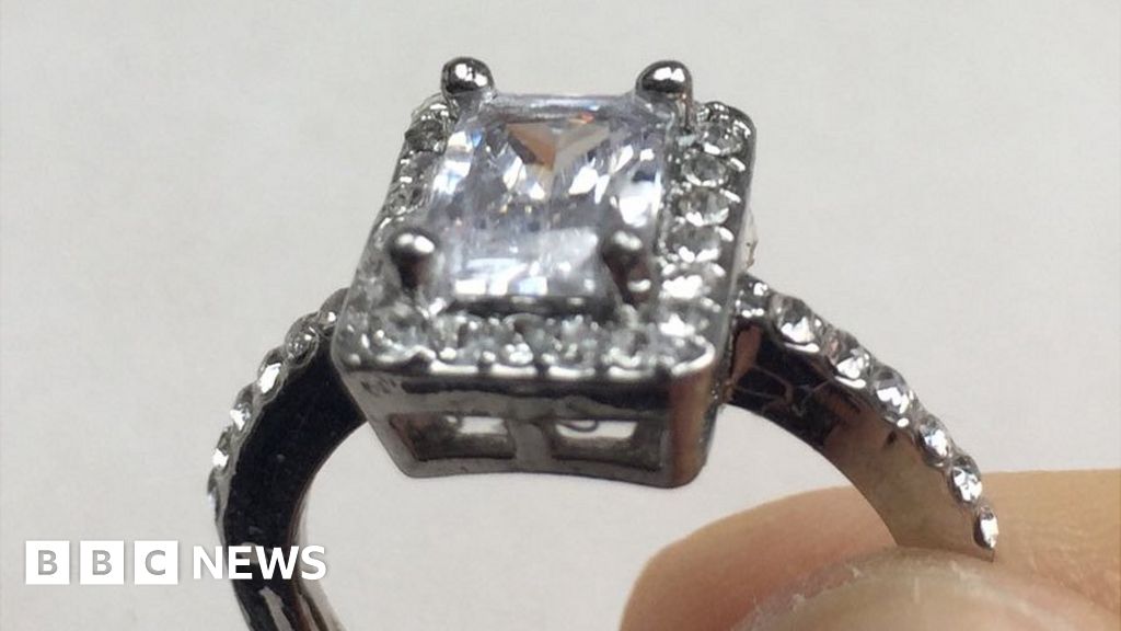 Man finds 'glistening' jewelled ring on London train - BBC News
