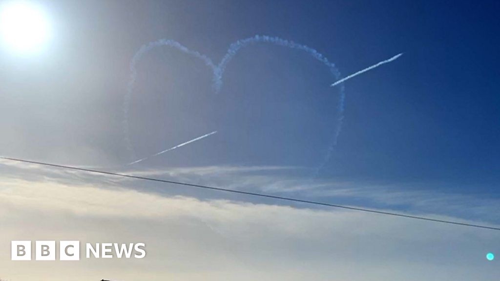 Watch the moment jets create enormous heart in sky