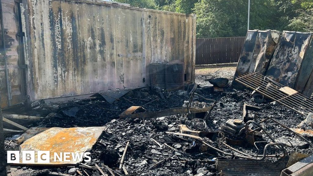 Middlesbrough Football Club to help Thornaby FC after arson - BBC News