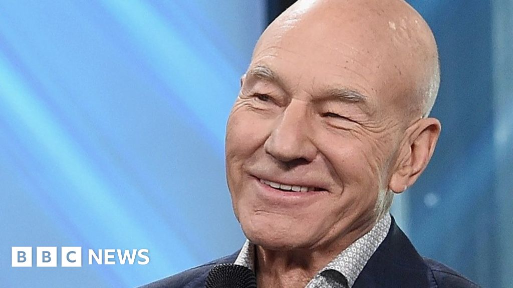 Sir Patrick Stewart applying for US citizenship - BBC News