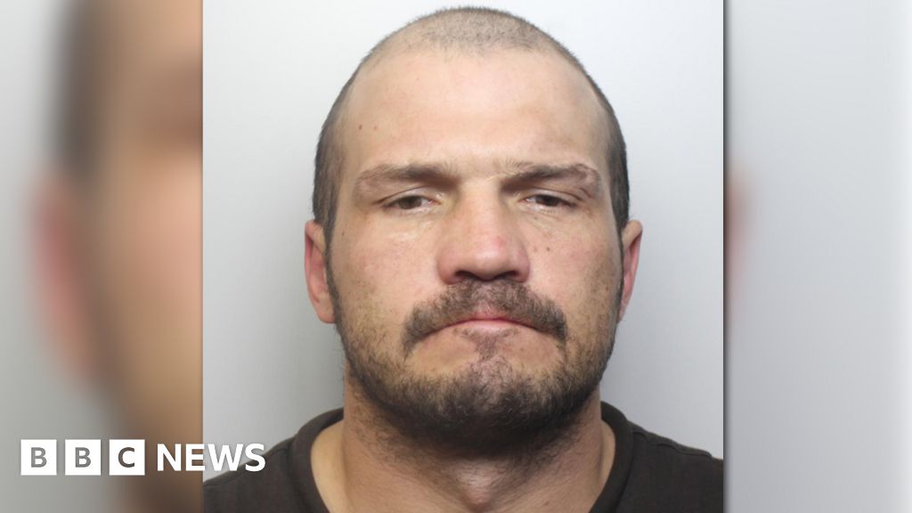 Police name wanted Leeds axeman as David Riley - BBC News