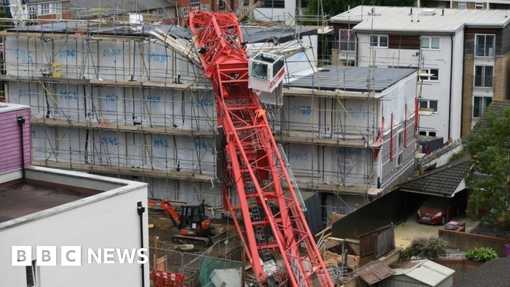 East London crane crash: Union urges initial findings to be released ...