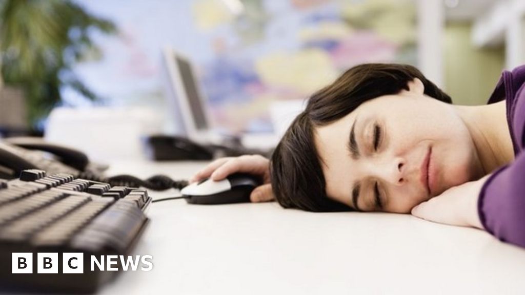Health benefits of a daytime snooze - BBC News