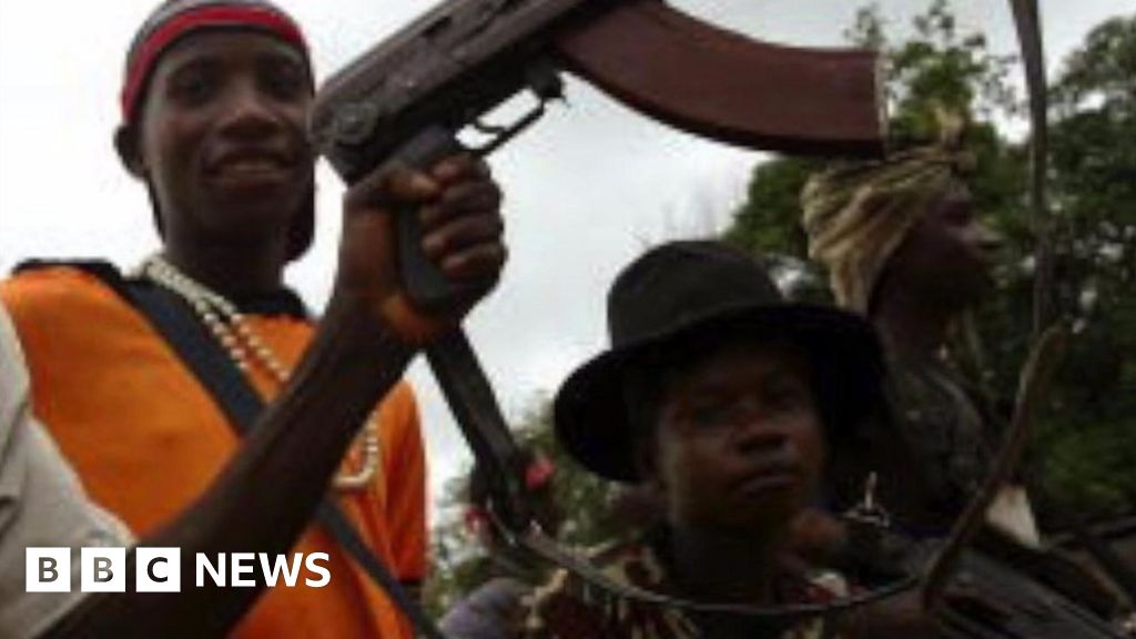 Liberia's 20 years in 100 seconds - BBC News