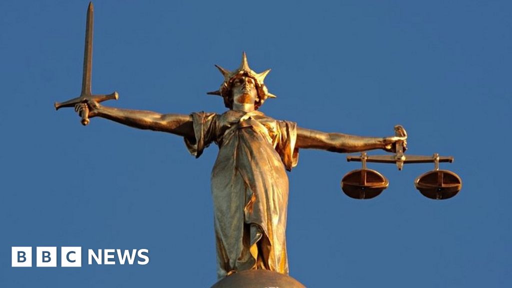 Crime boss Terry Adams pays £50,000 to avoid jail - BBC News