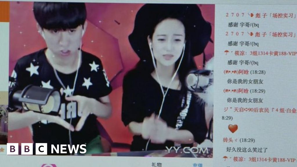 China's internet singing stars winning millions of fans - BBC News
