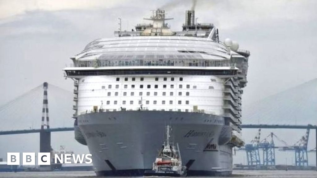 Harmony of the Seas sets sail on first sea trial - BBC News