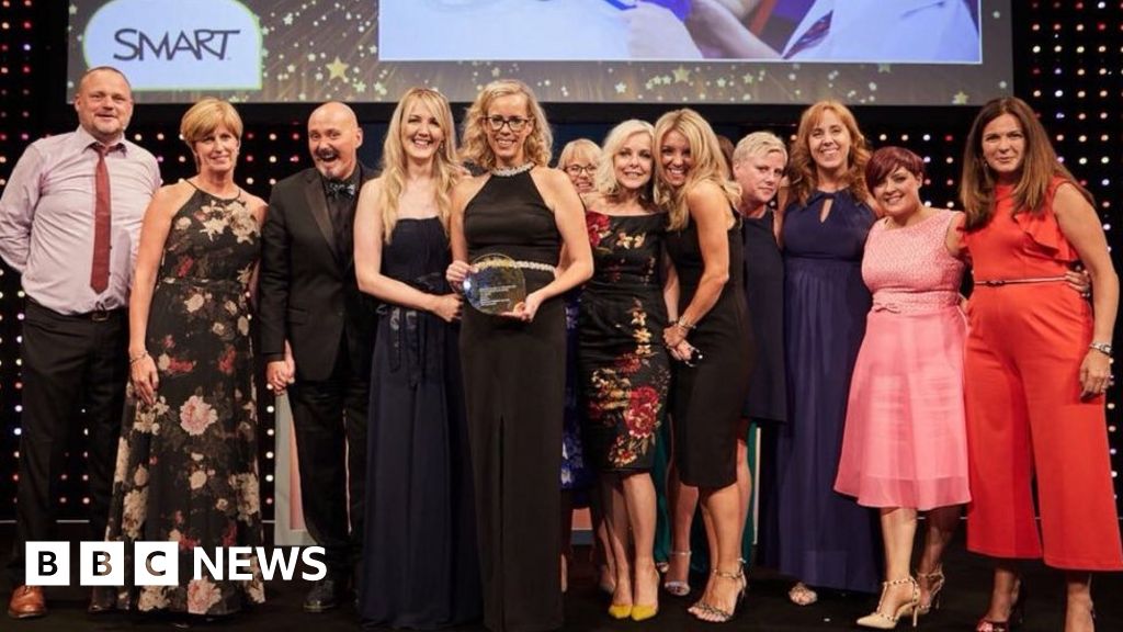 Seaview primary school in Belfast wins technology award - BBC News