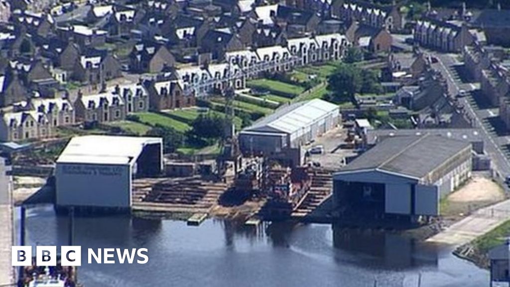 Teenage girls charged after Buckie Shipyard fire - BBC News