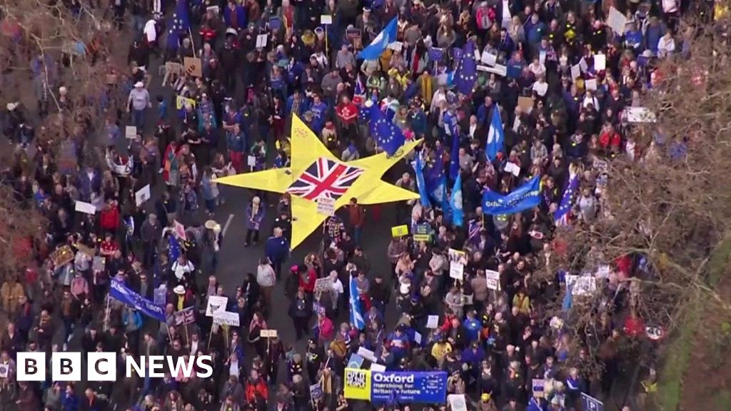 Brexit: People's Vote march to Parliament Square - sped-up - BBC News