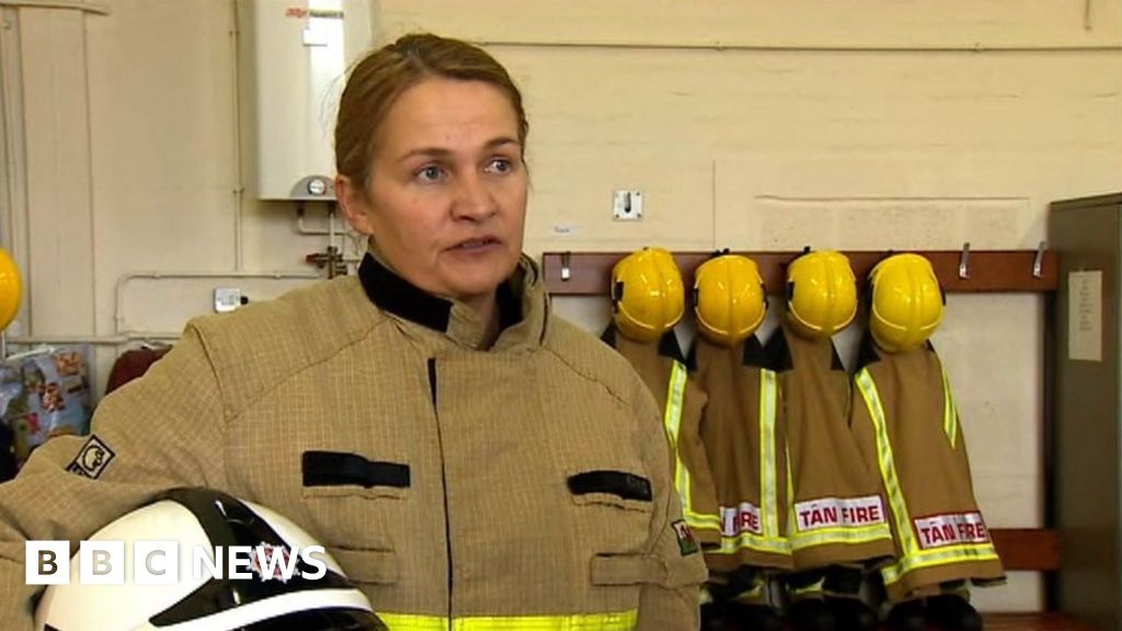 Phoenix fire project 'redirects energy' of teenagers - BBC News