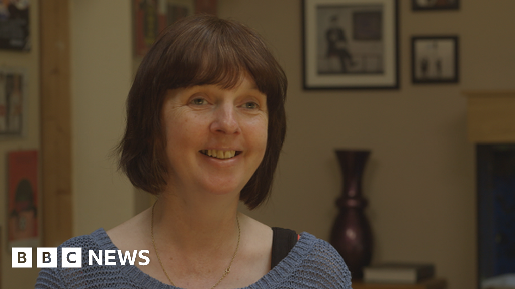 The bionic eye changing a woman's life - BBC News