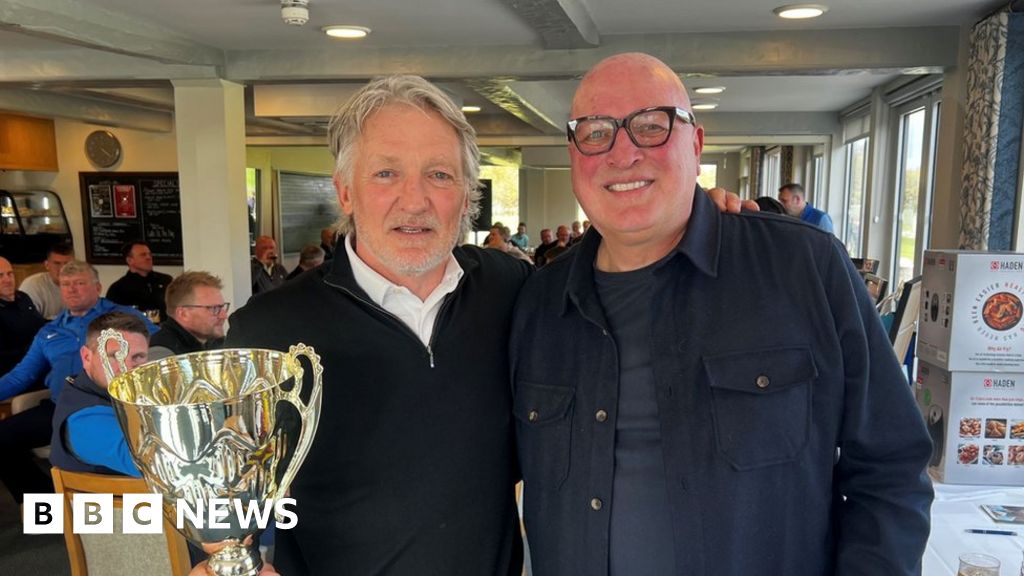 Ipswich Town legends beat Norwich City on the golf course - BBC News