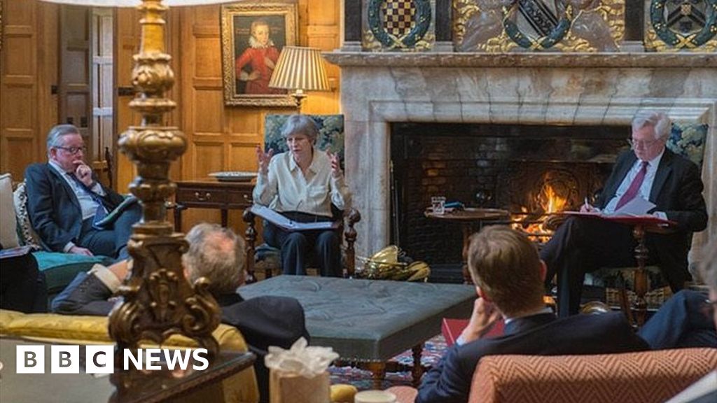Brexit and customs union: A matter of confidence?