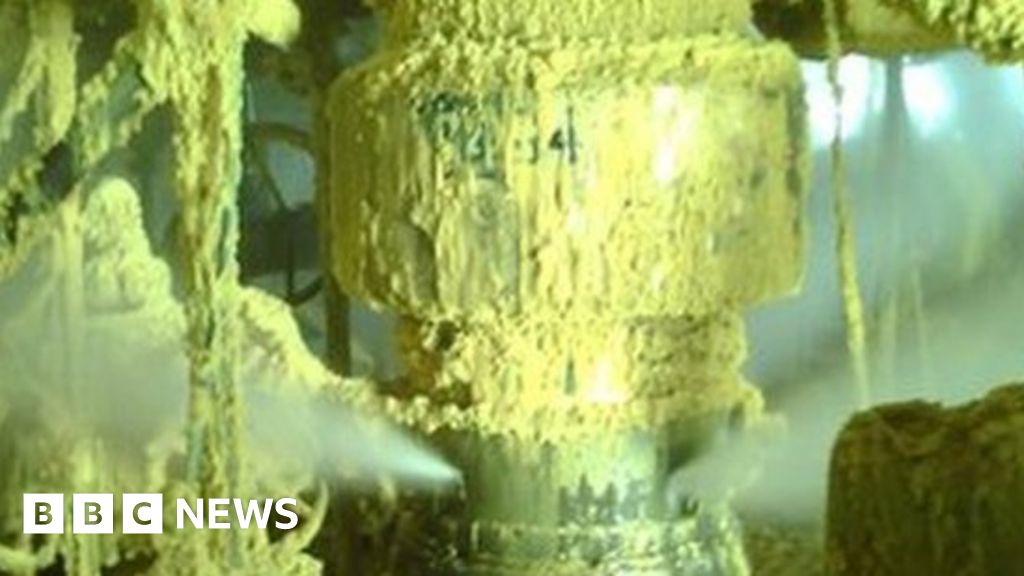 Total fined record £1.125m for Elgin platform gas leak - BBC News