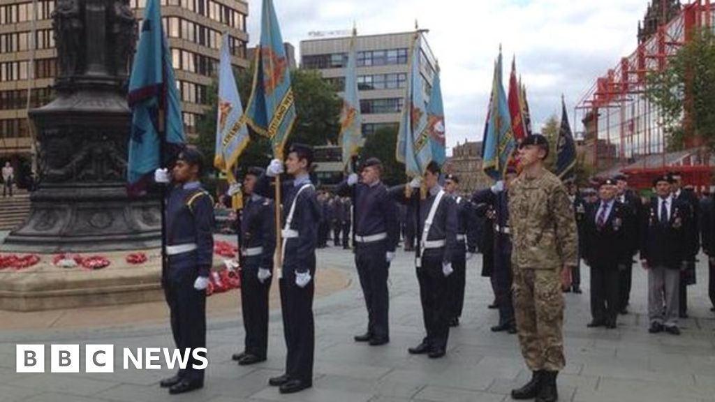 Sheffield remembers the Battles of Britain and Arnhem - BBC News