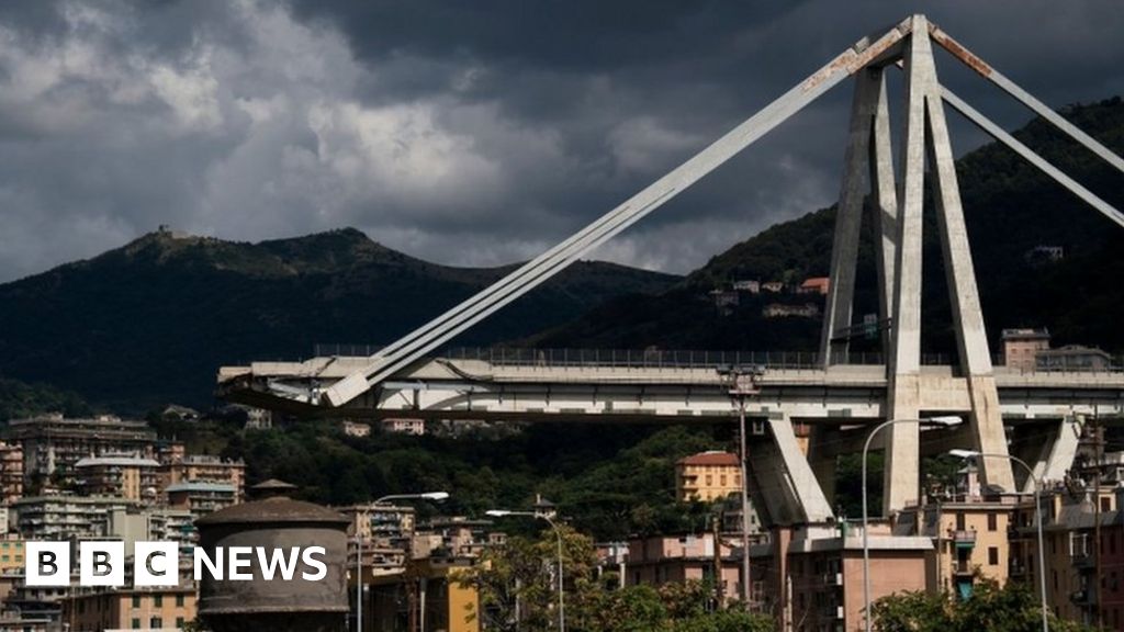 Genoa bridge collapse: Italian prosecutors investigate 20 people
