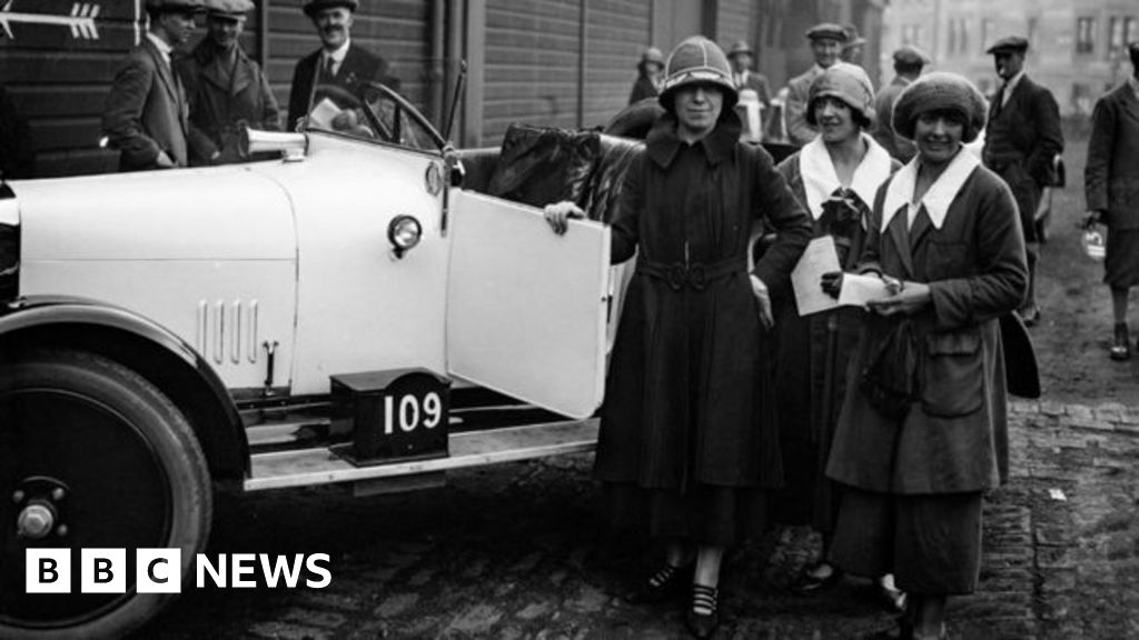 Engineer Dorothée Pullinger's 'car for women' - BBC News