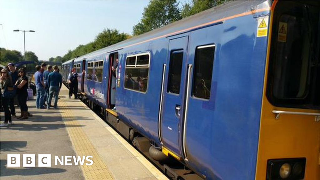 GWR: Rugby World Cup train overcrowding 'embarrassing' - BBC News