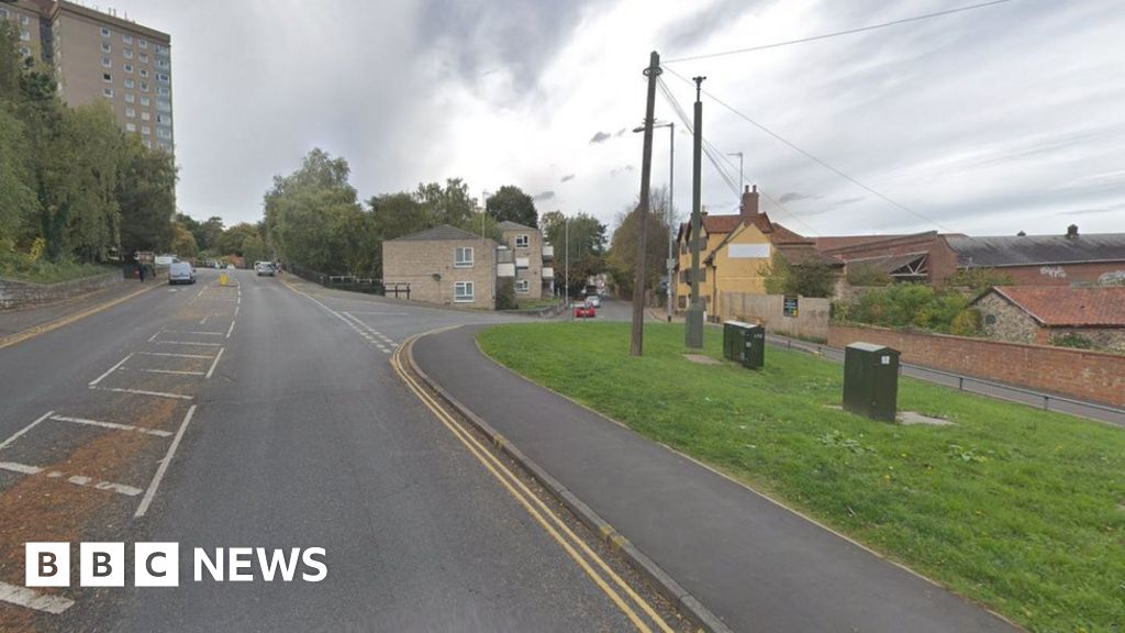 Norwich man charged after three police officers assaulted - BBC News