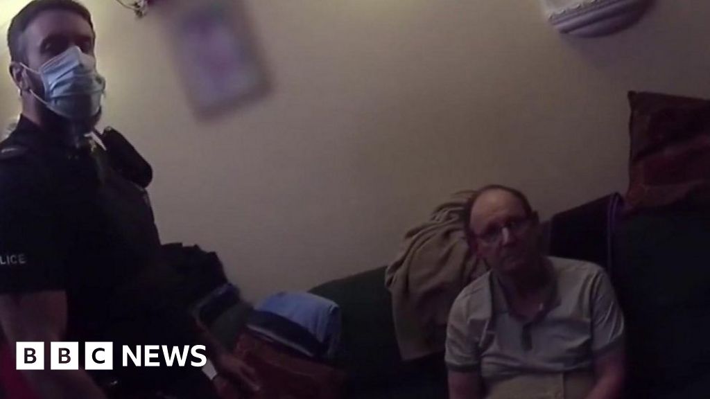 Police video shows moment David Fuller arrested - BBC News