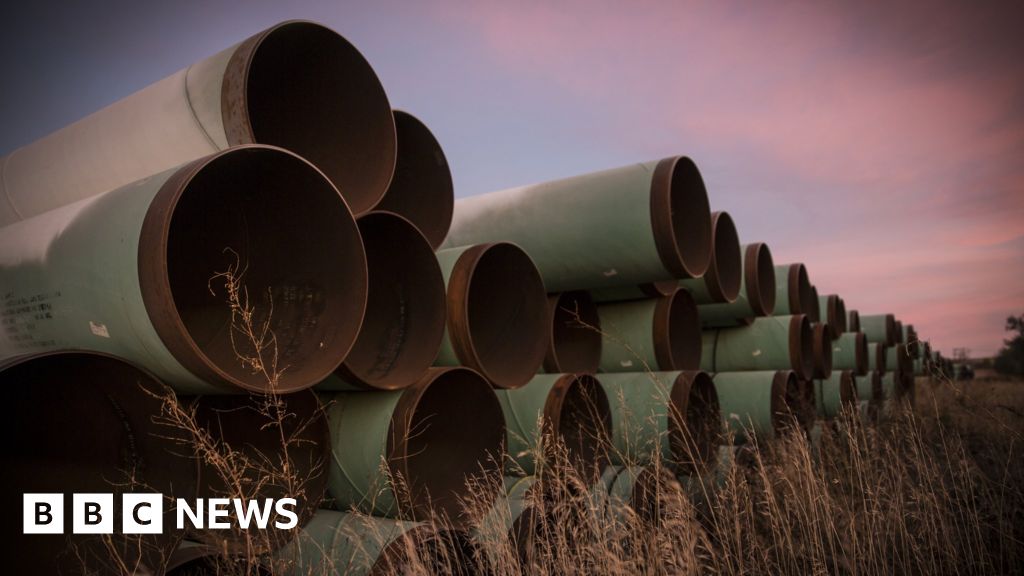 Nebraska approves Keystone XL pipeline - BBC News