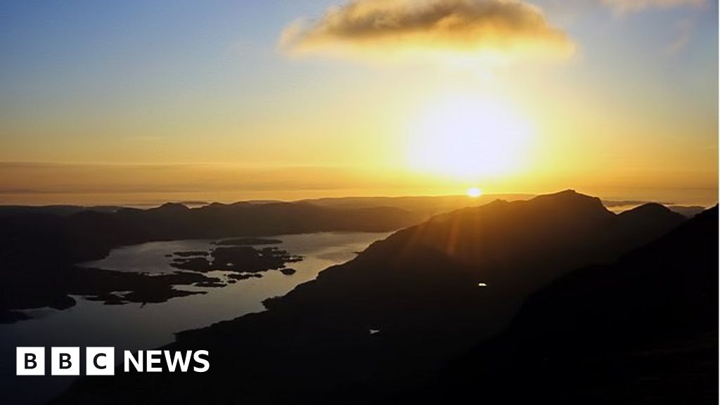 New platform to give views over Loch Maree - BBC News