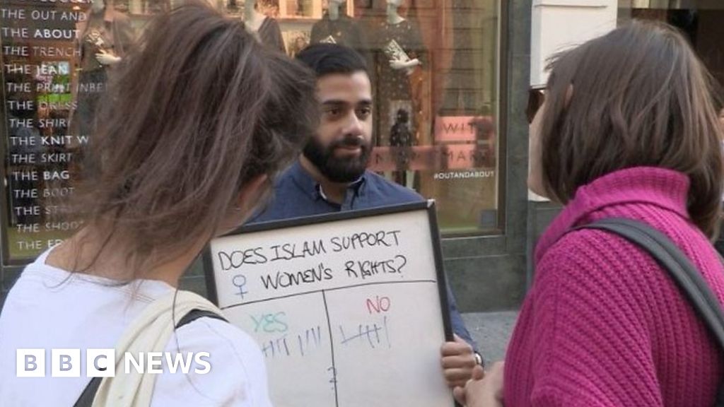 British Muslim imams discuss Islam in London - BBC News