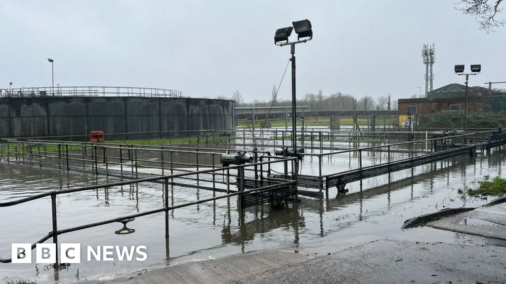 Sewage overflows onto Horley public footpath