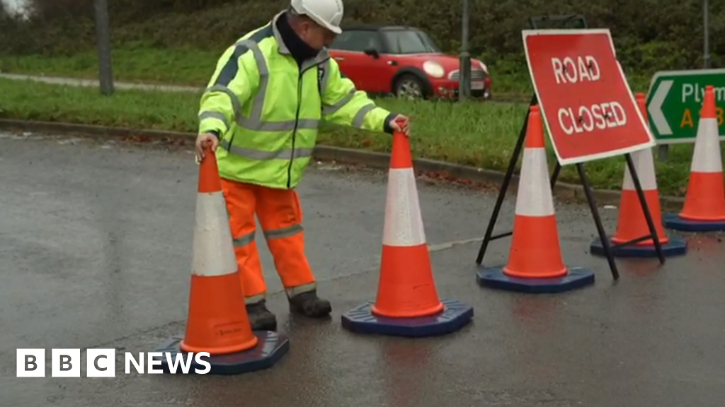 A38 reopens after crashes and icy conditions - BBC News