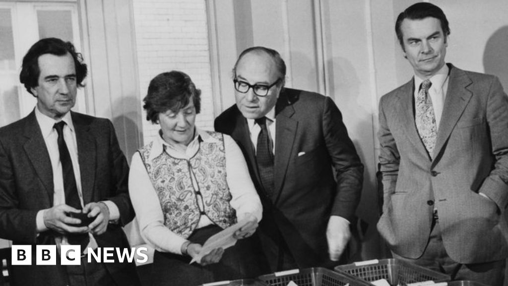 SDP founders see prospect of another Labour breakaway - BBC News