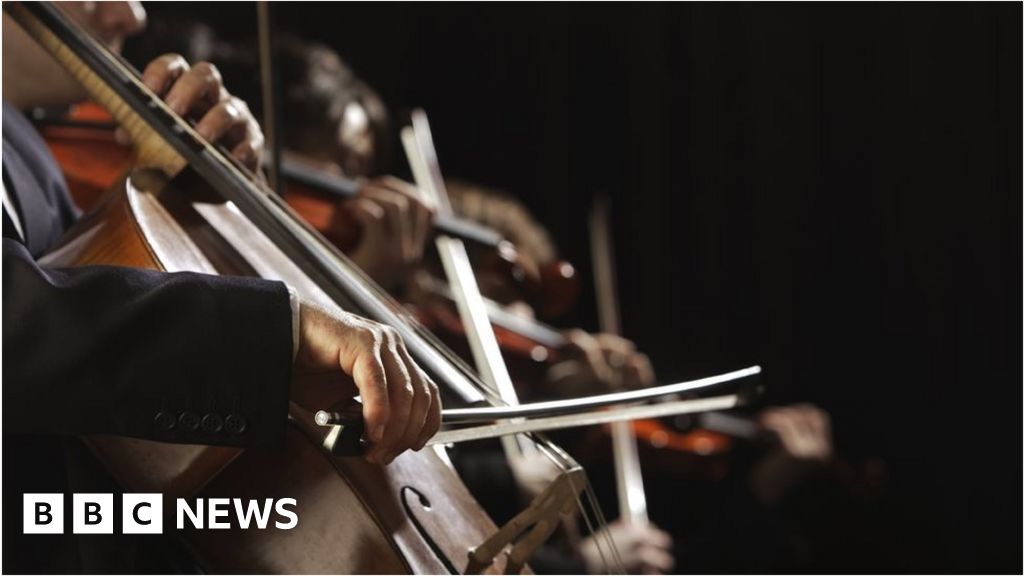 Amateur orchestras compete for a place at the BBC Proms - BBC News