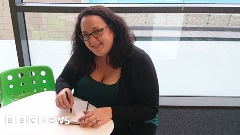 The epileptic fits resulting in a shopping spree - BBC News