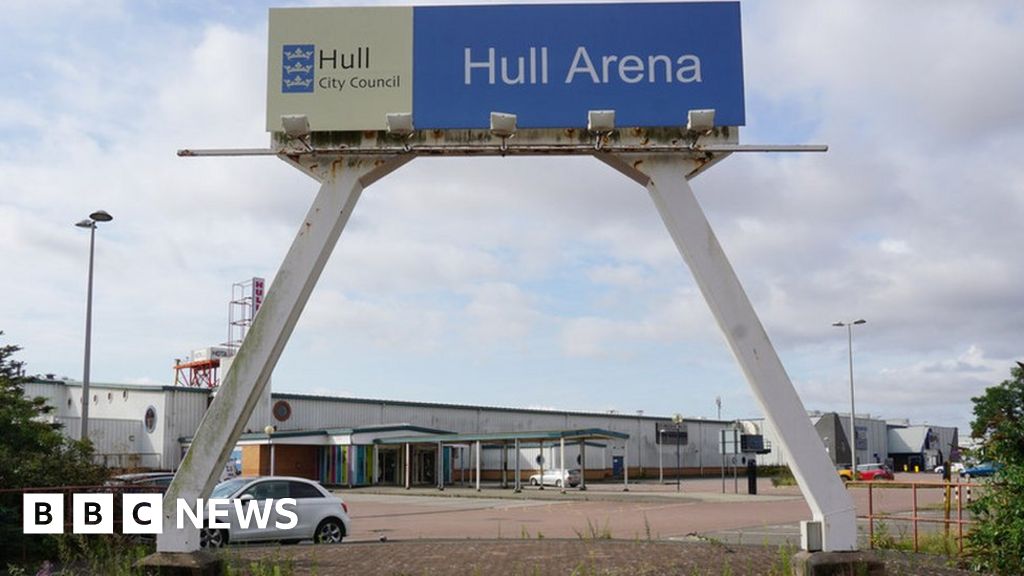 Hull Ice Arena to reopen after £1.5m refurbishment - BBC News