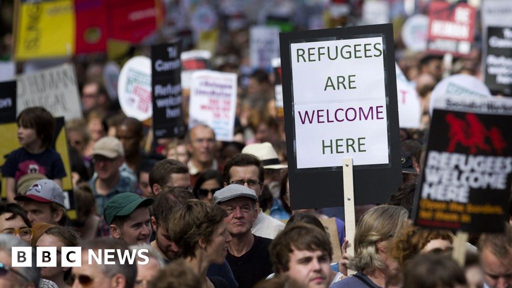 Thousands rally across Europe in support of refugees - BBC News
