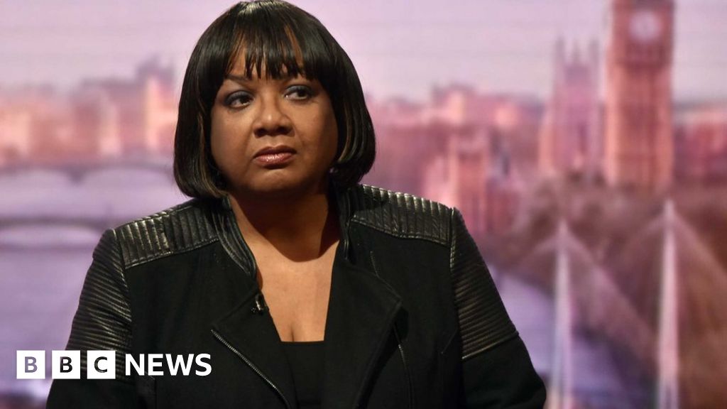 Female MP abuse 'puts women off politics' says Diane Abbott - BBC News