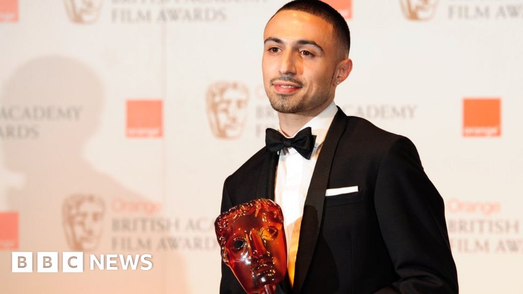 Actor Adam Deacon: Life with bipolar, and being sectioned - BBC News