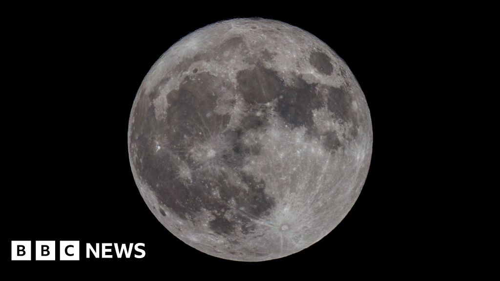 Your pictures of the supermoon over Scotland - BBC News