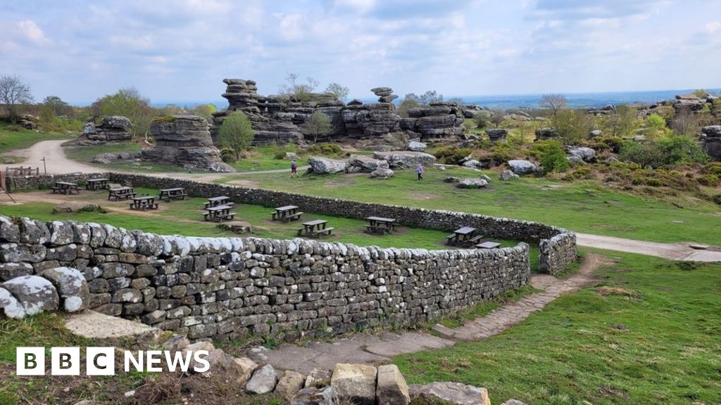 Artwork with Simon Armitage poem planned for Brimham Rocks - BBC News
