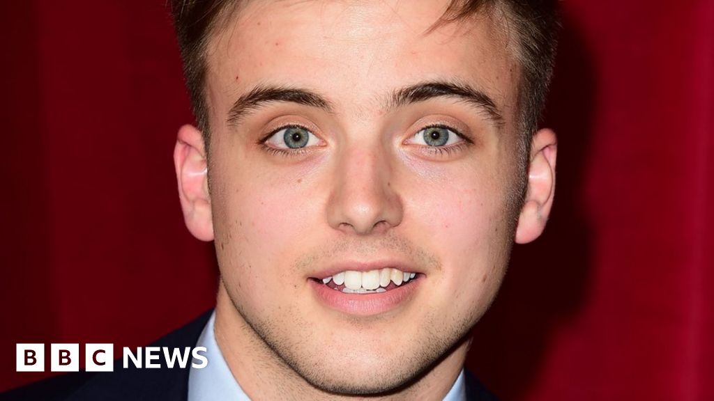 Parry Glasspool: Hollyoaks star suspended over knife video - BBC News