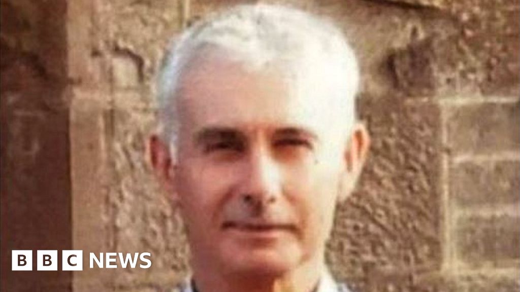 Dog walker Brian Low's killer still at large two months on - BBC News