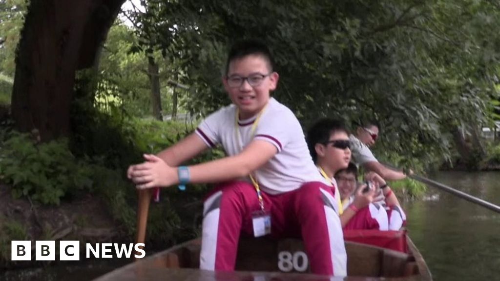 How do you punt like a pro in Oxford?