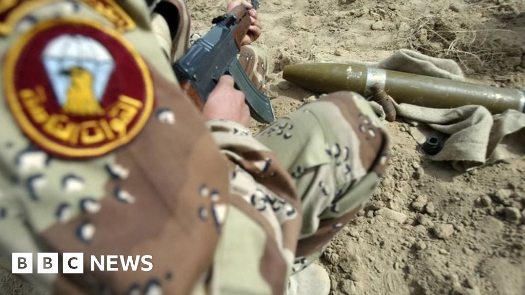 Iraq violence: Iranian exiles hit by intense rocket fire - BBC News