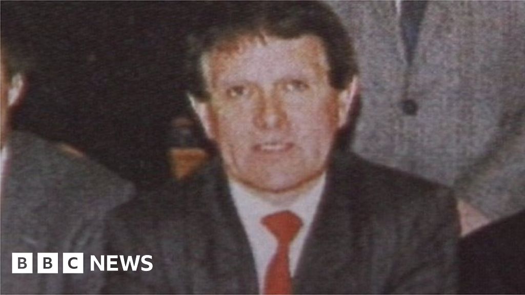 Family appeal over Tyrone man Des Fox's murder - BBC News