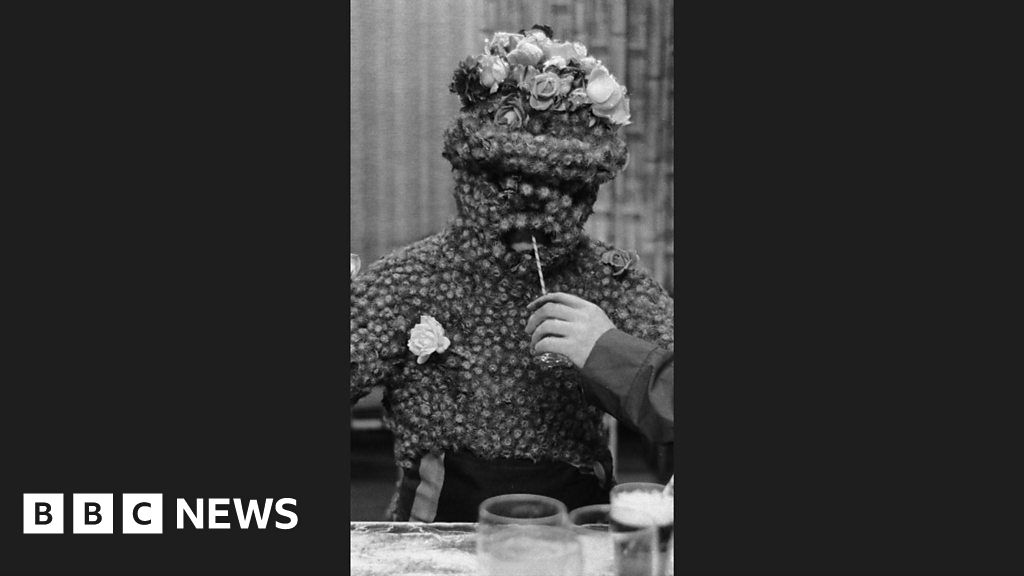 Quirky and peculiar: Unusual customs snapped in the '70s by ...