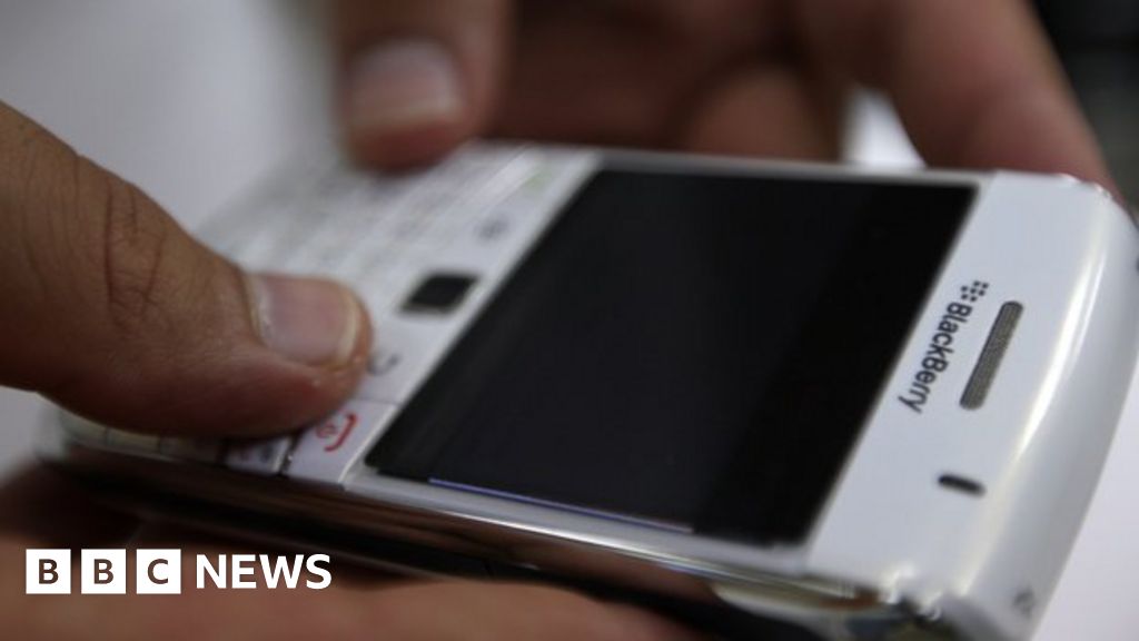 German judge's texting leads to retrials - BBC News