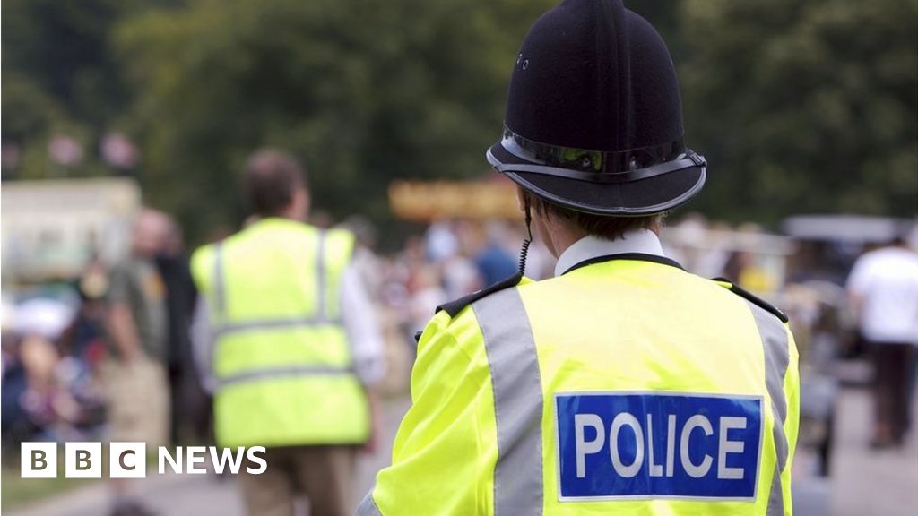 Police cuts: Is the force drowning or shroud-waving? - BBC News