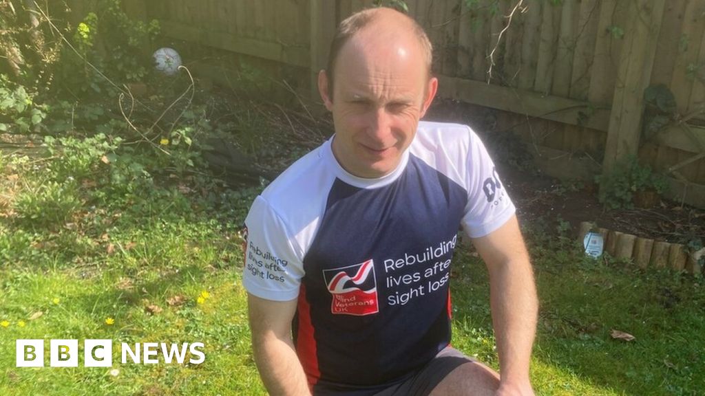 Navy veteran who lost his sight to run London Marathon