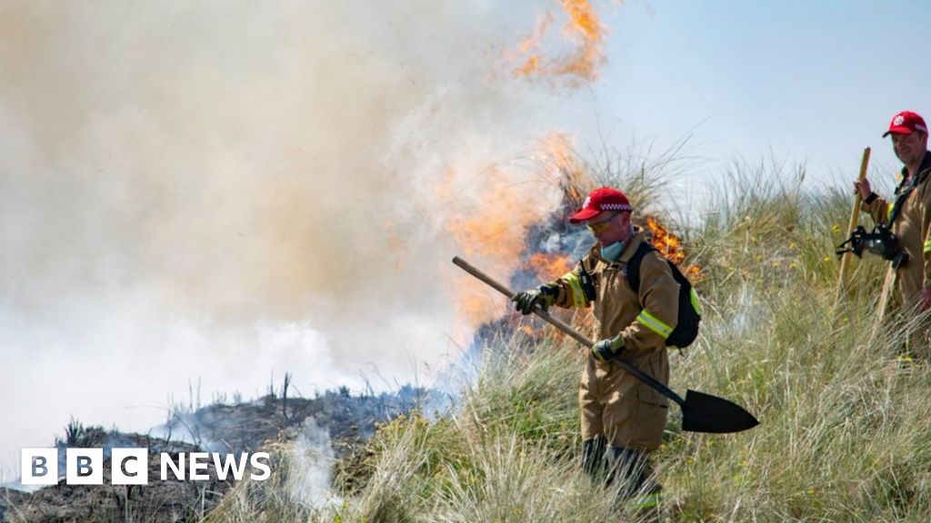 Benone Strand sand dunes fire 'deliberate' - BBC News